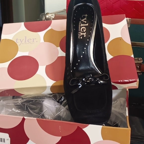 Richard Tyler | Shoes | Shoes | Poshmark